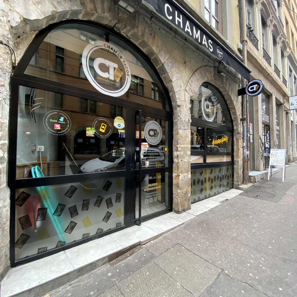 Vitrophanie dépoli imprimé Chamas Tacos Lyon - Agence de Communication ...